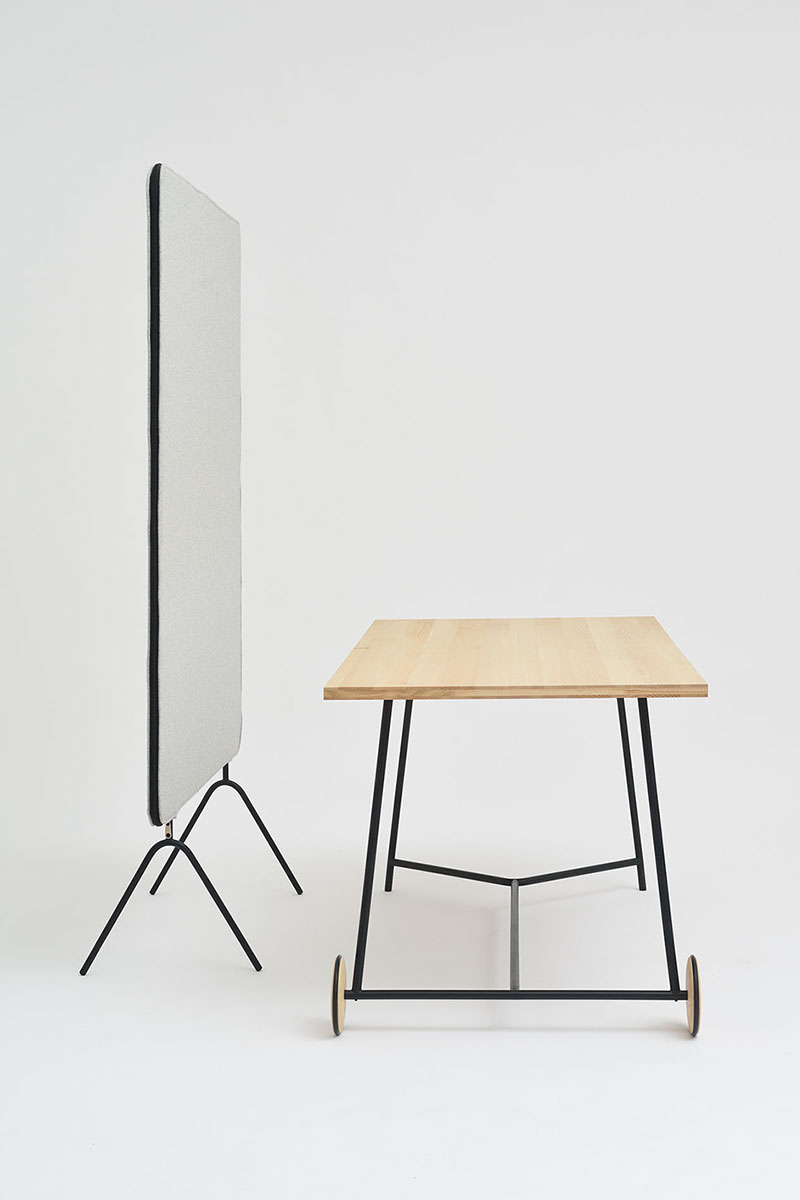 desk-and-devider
